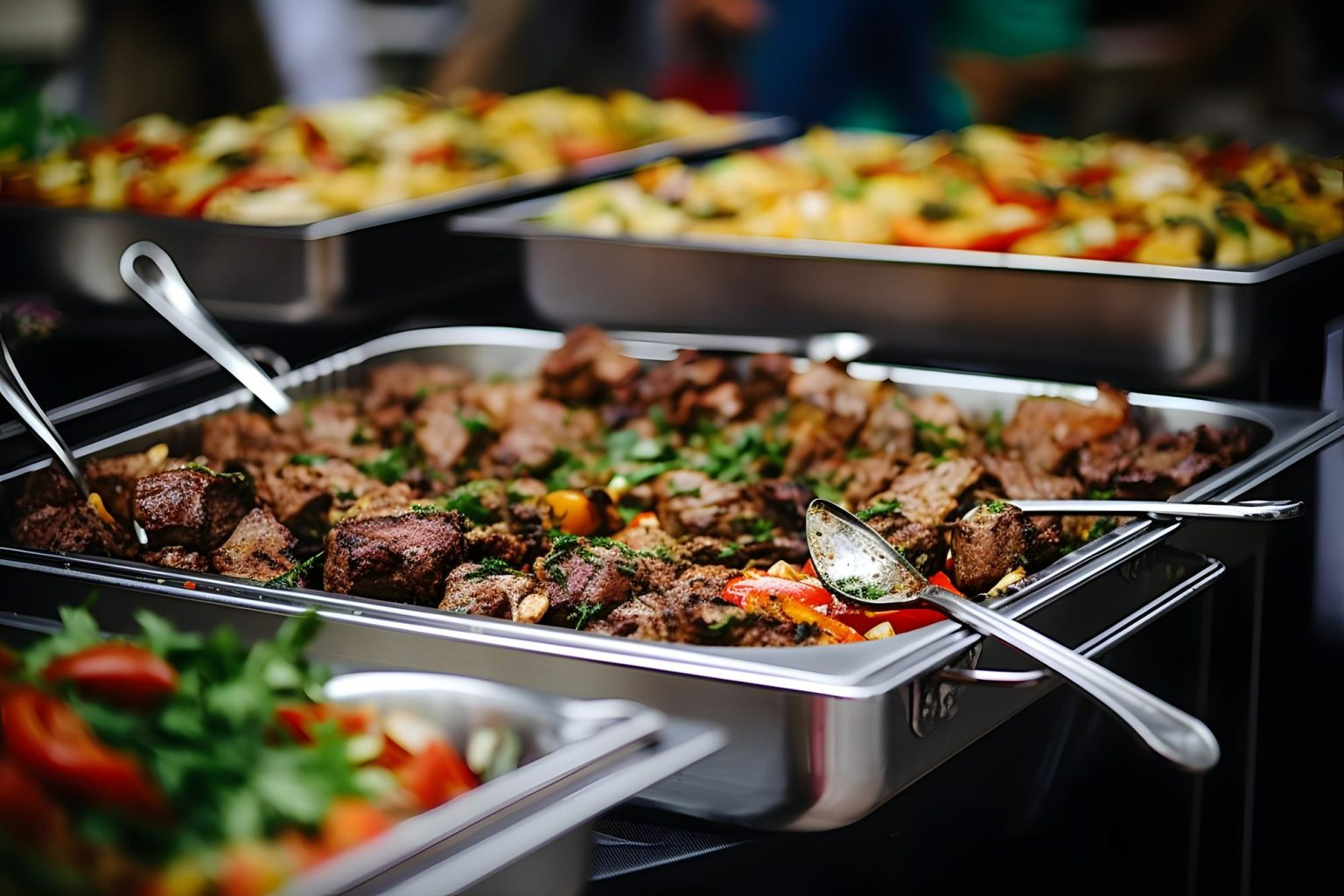 Restauracja samoobsługowa – zalety, wady, zasady działania